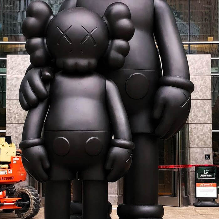 Large Kaws Statue for Home Garden Decoration