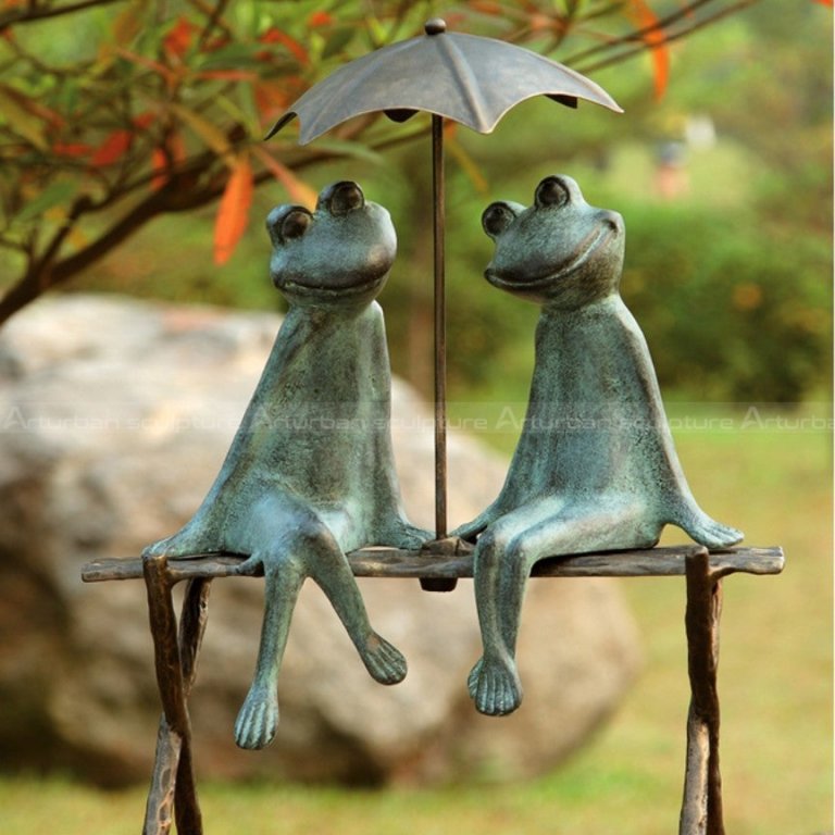 Frog with Umbrella Statue, Frog Lovers Outdoor Sculpture