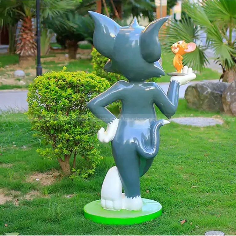 Tom Jerry Statue