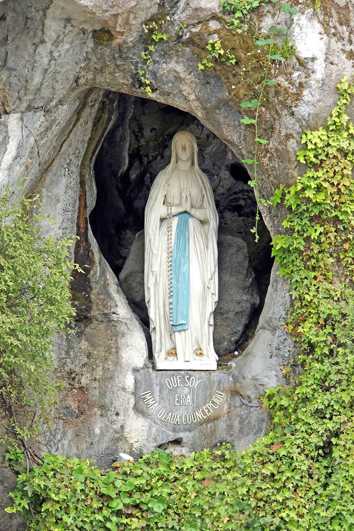 Virgin Mary Sculpture