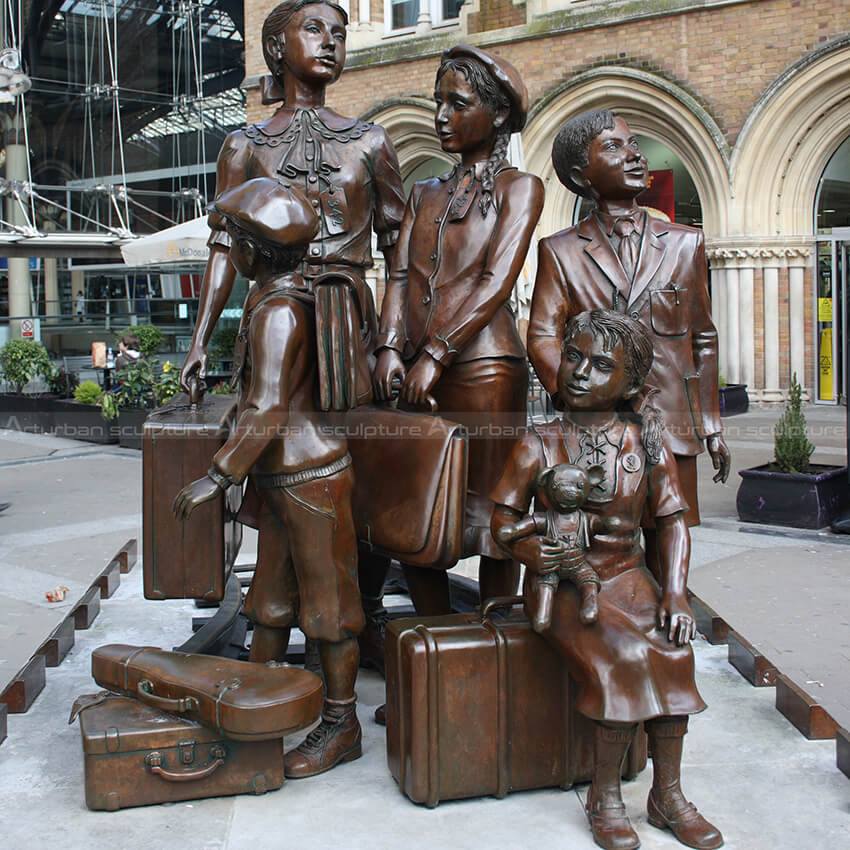 Kindertransport Statue