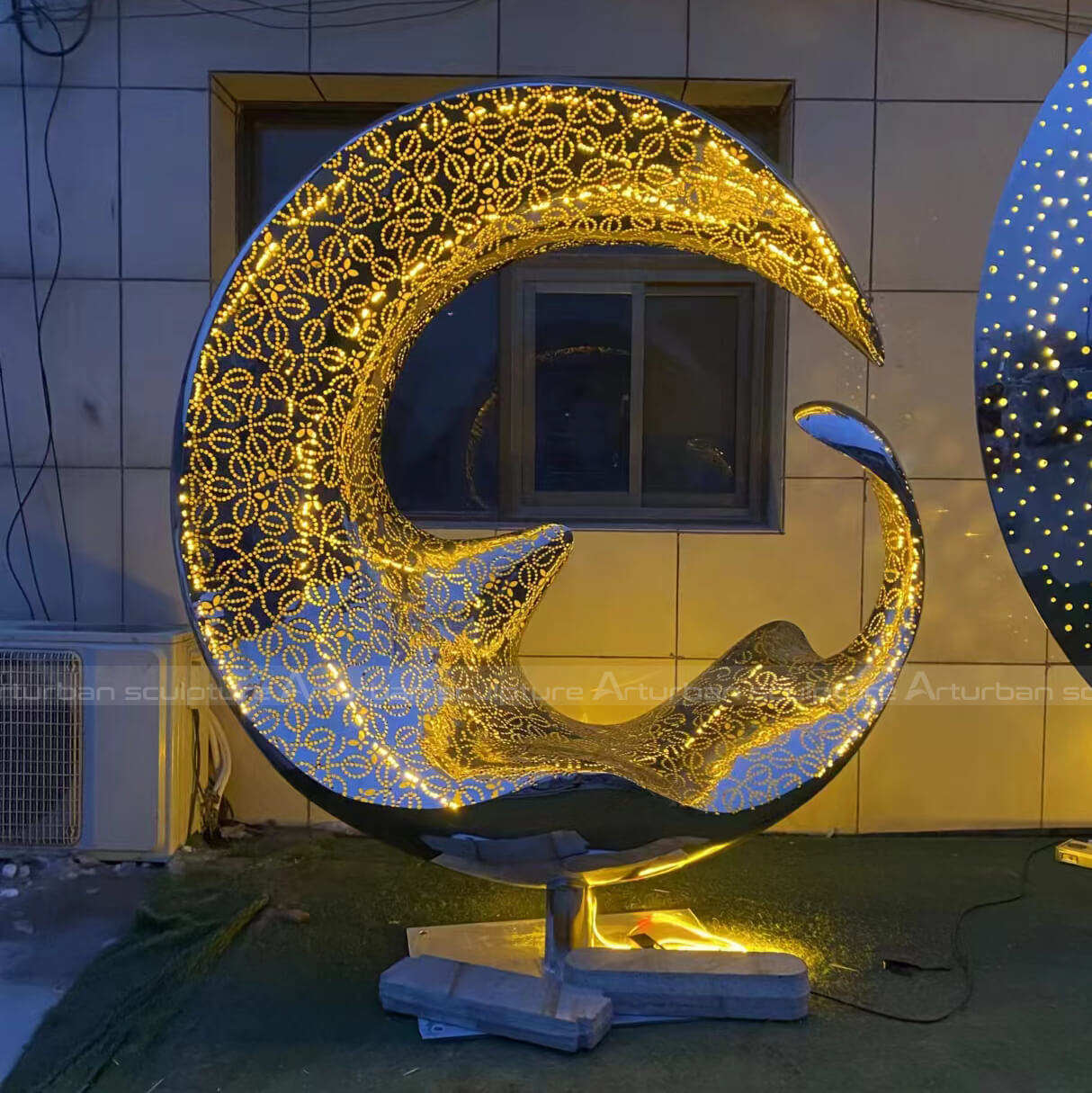 legendary moon light sculpture - Arturban Statue