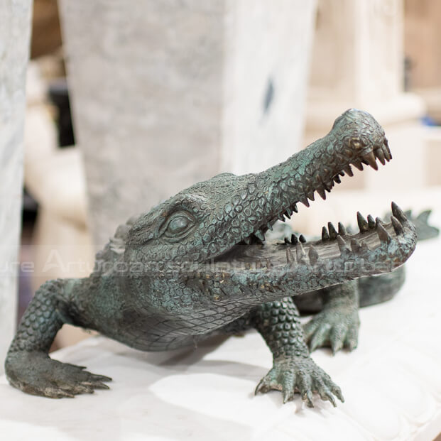 metal crocodile sculpture - Arturban Statue