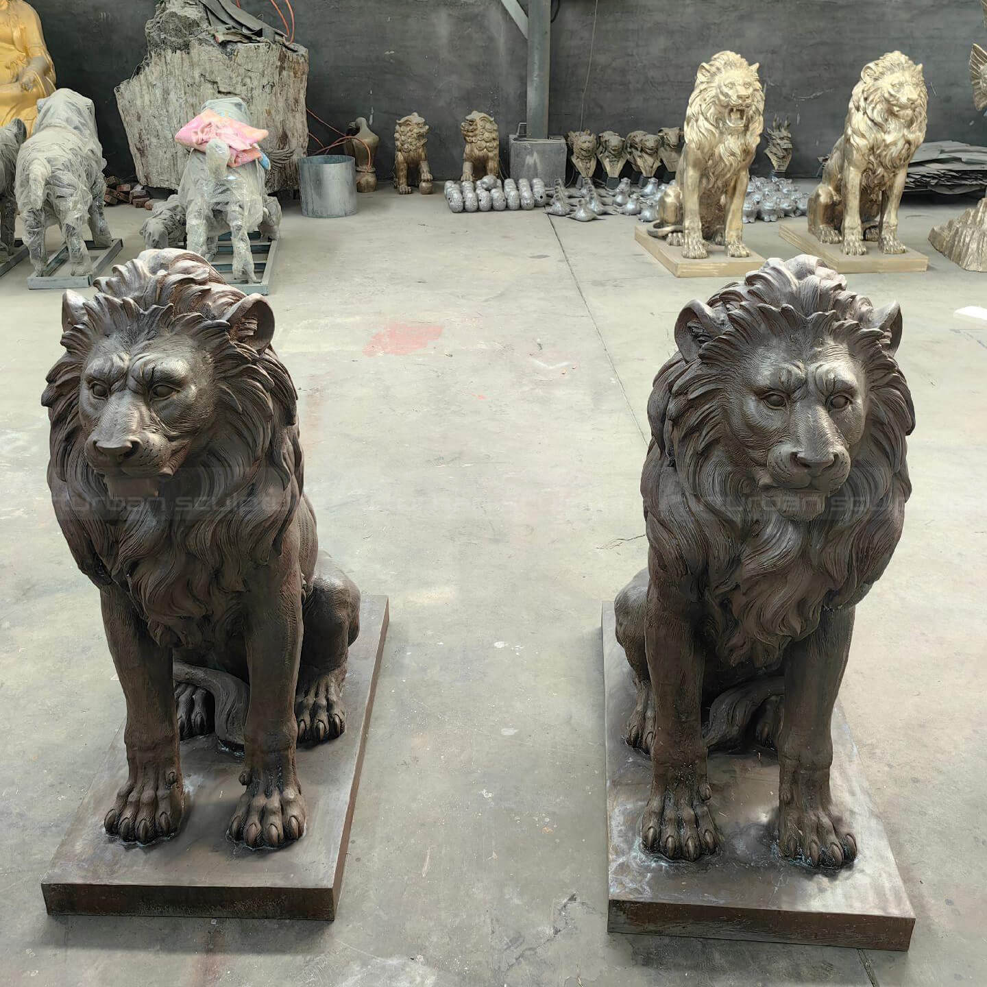 life size lion sculpture- Arturban Statue