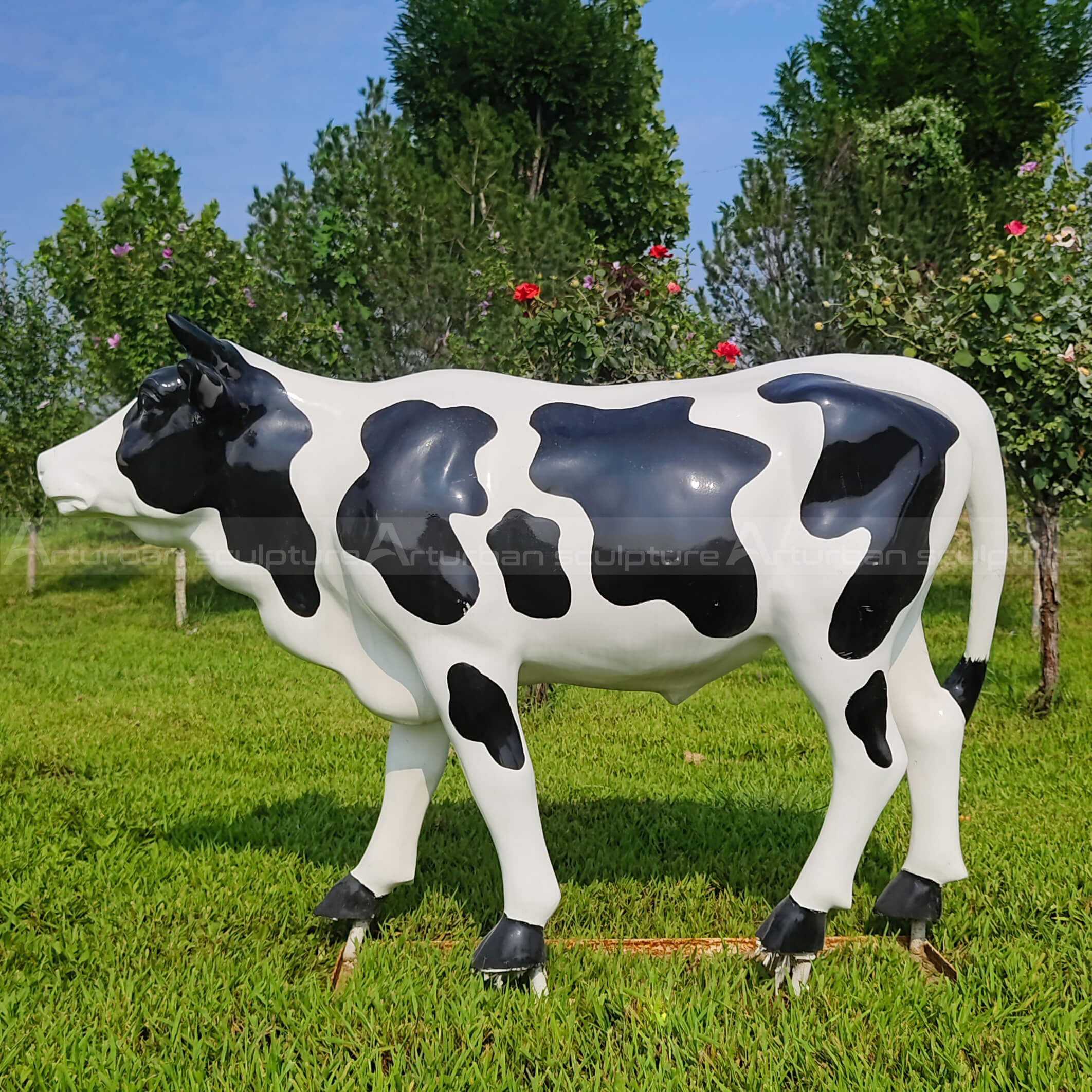 large cow sculpture- Arturban Statue