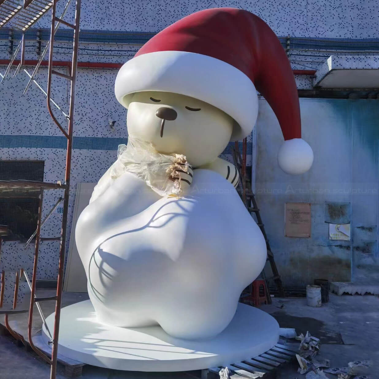 large christmas figurines- Arturban Statue