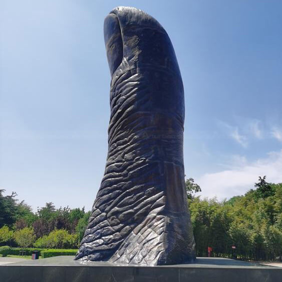 big thumb statue - Big Thumb Statue