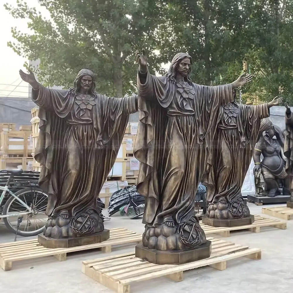 Christ with Open Arms - Arturban Statue