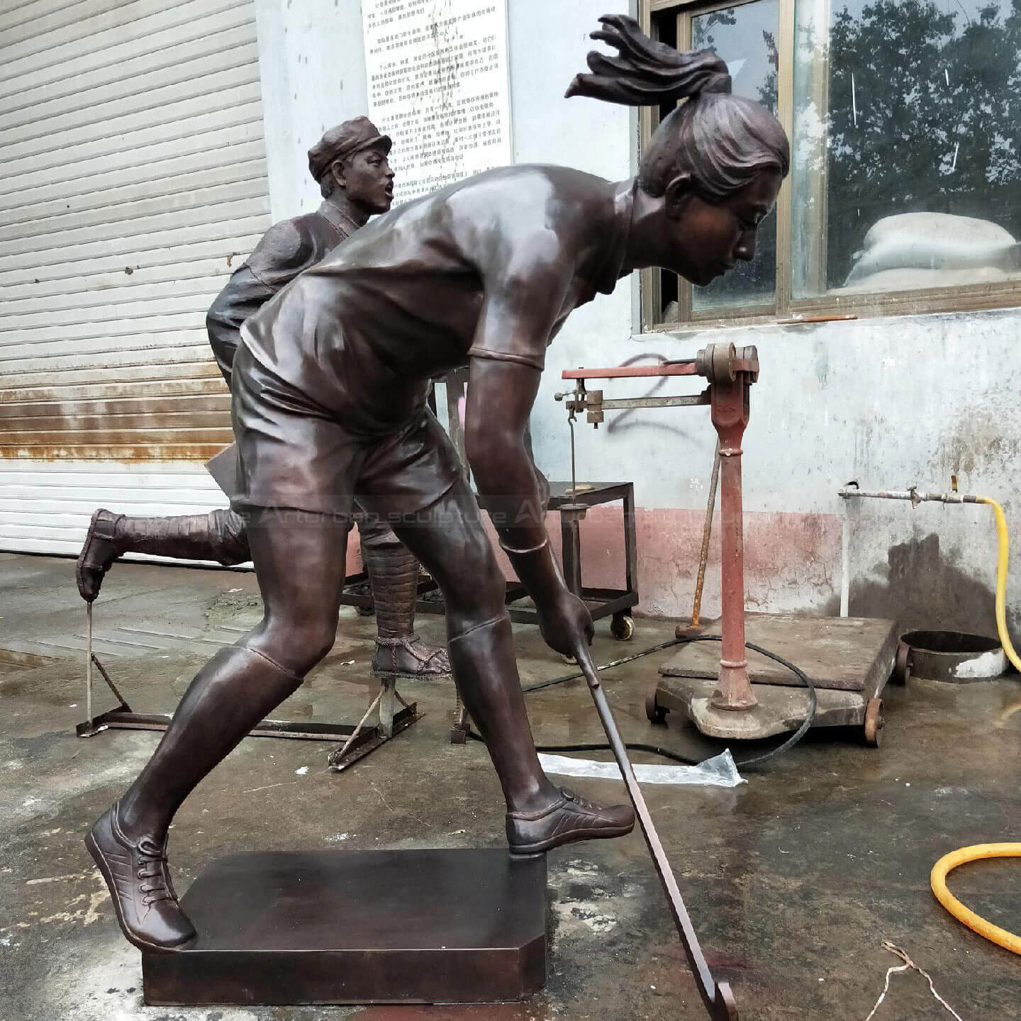 Metal Golfer Sculpture - Arturban Statue