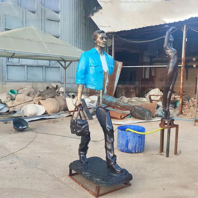 The Traveler Bronze Statue - Arturban Statue