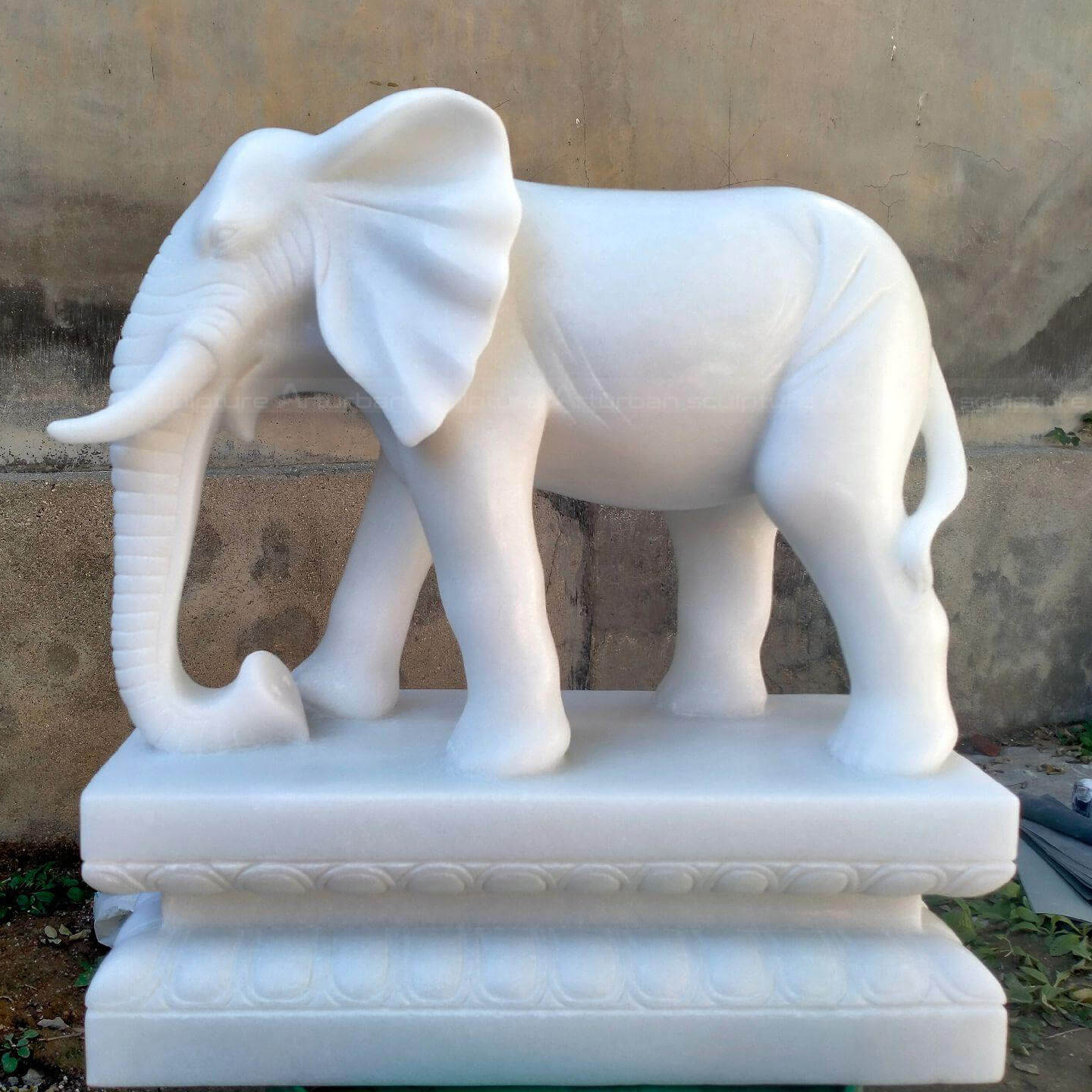 white elephant pair - Arturban Statue