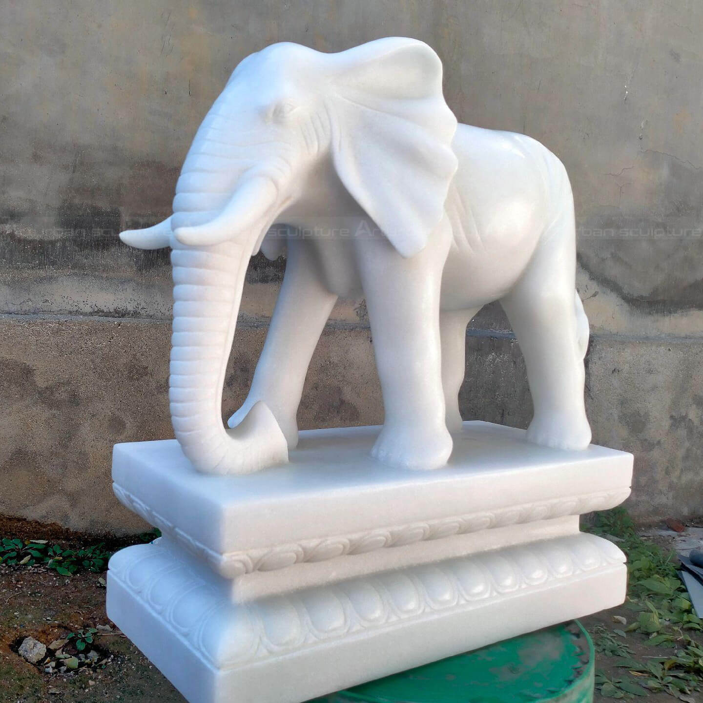 white elephant pair - Arturban Statue