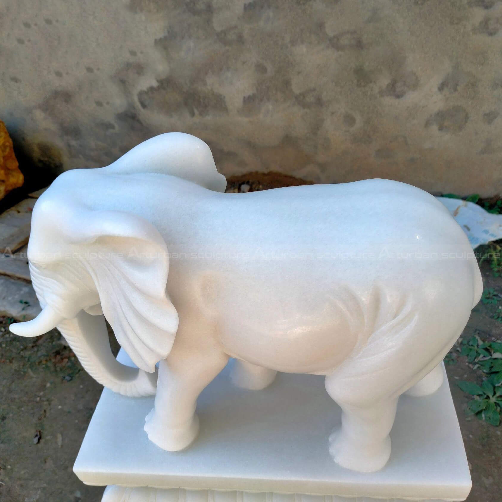 white elephant pair - Arturban Statue