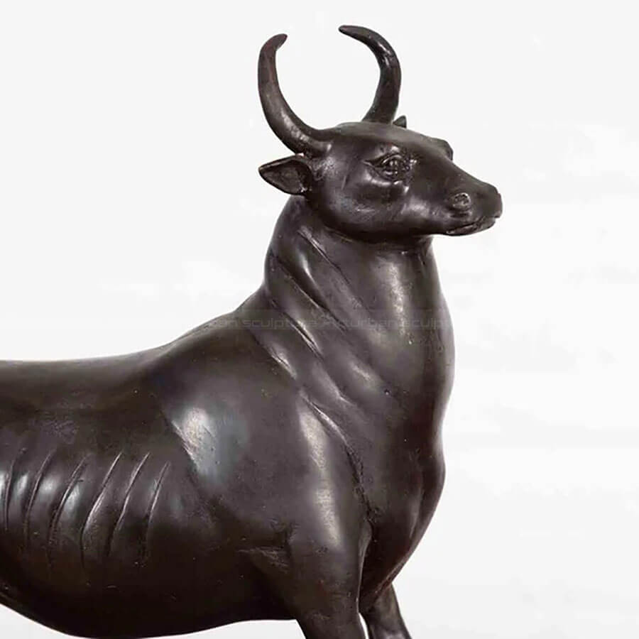 brass bull ornament - Arturban Statue