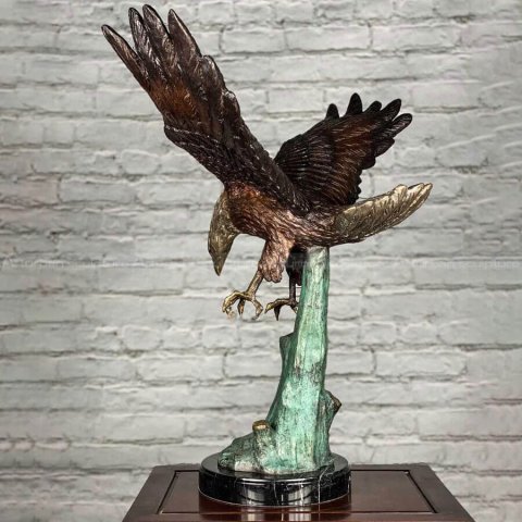 Eagle Sculpture Metal - Arturban Statue
